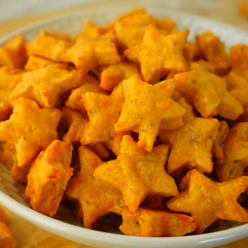 Spiced Cheddar Star Crackers - Frydae - Homemade Cheez-Its